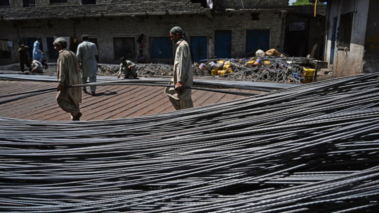 Govt allocates Rs620 million for Pakistan Steel Mills employees ...