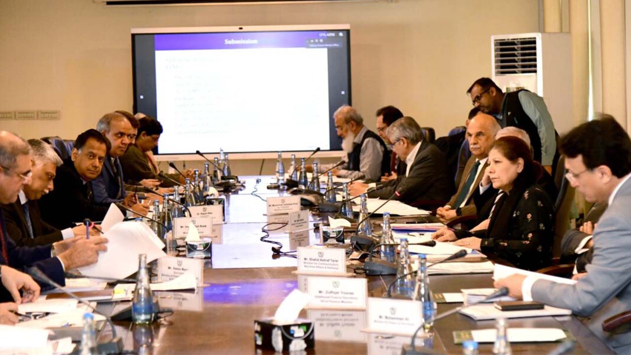 ECC approves Rs10 billion for digital information infrastructure initiative - HUM News