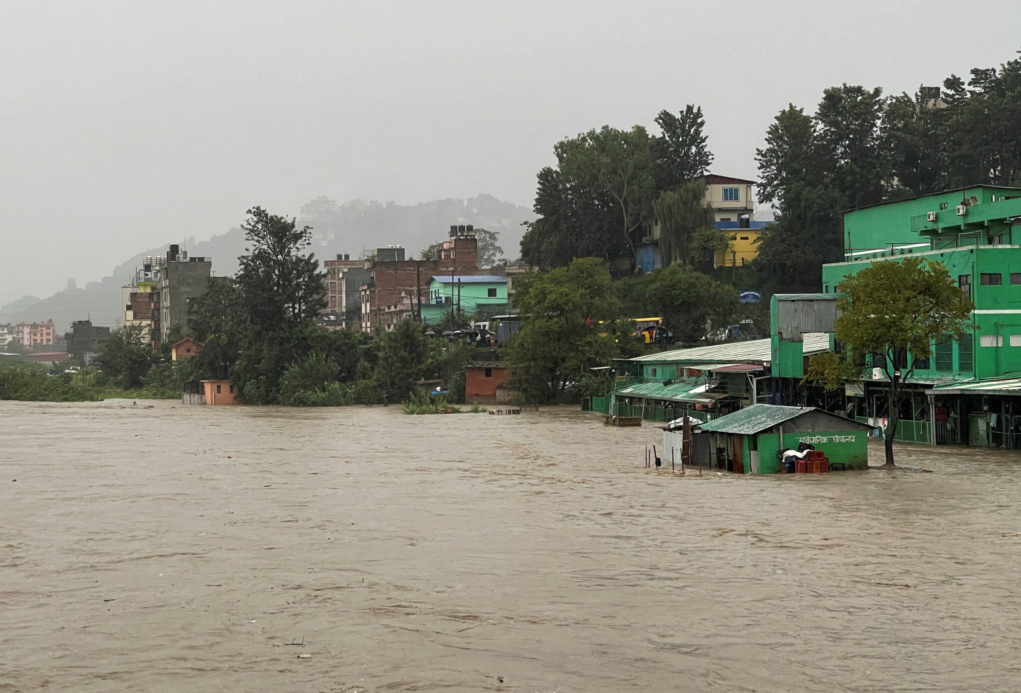 Nearly 200 killed in Nepal floods and landslides World - HUM News