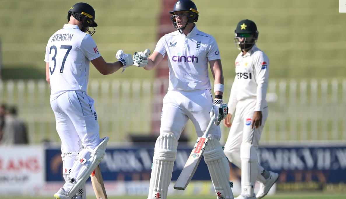 Smith shy of century as Pakistan overpowers England's partnership - HUM ...