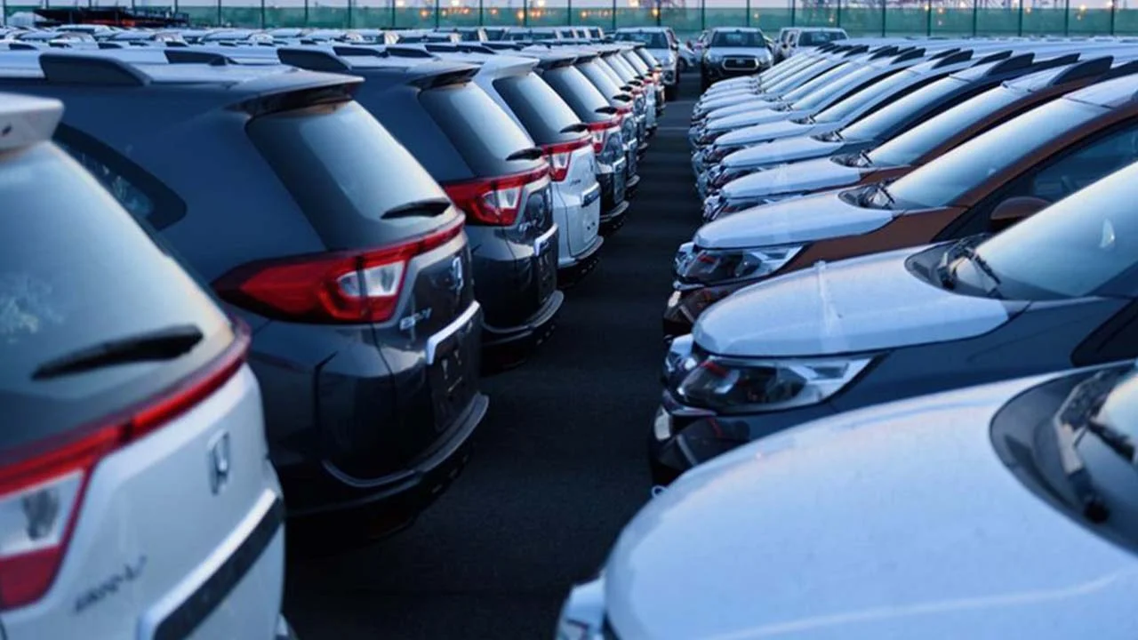 Pakistan car sales in July up 28% YoY while down 49% MoM - HUM News