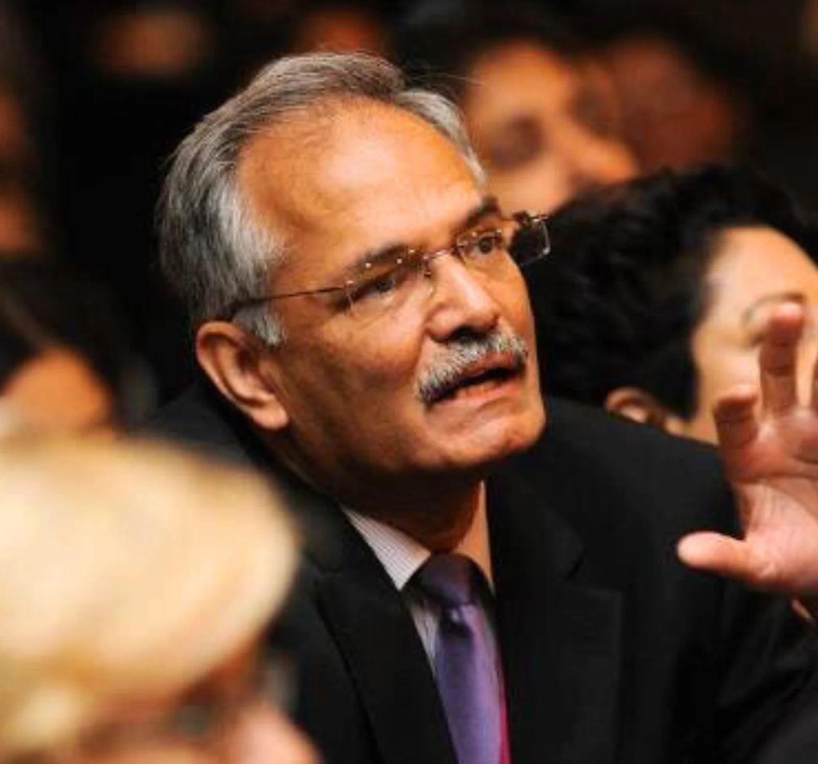 Dr Riffat Hussain passes away - HUM News