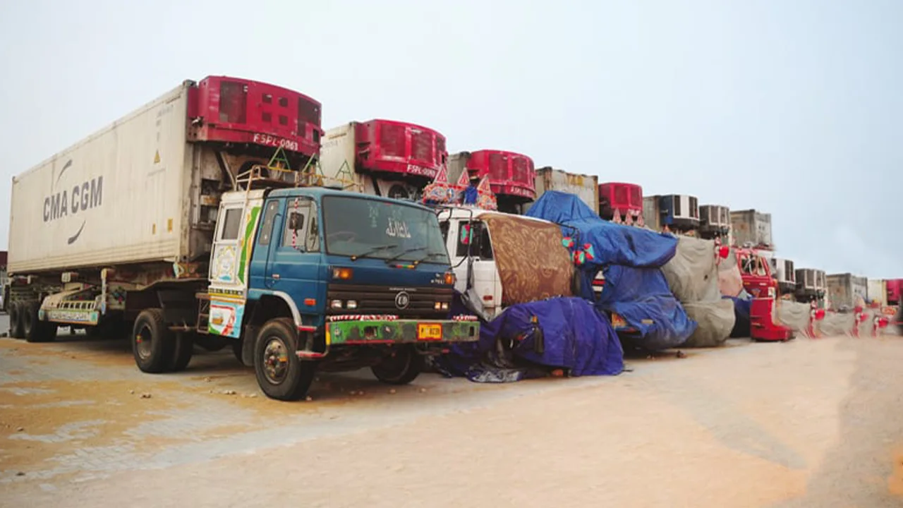 Sindh to deregister unsafe, poorly maintained commercial vehicles - HUM ...