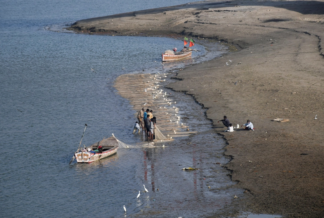 India weighs slashing Pak water supply with new Indus river project ...