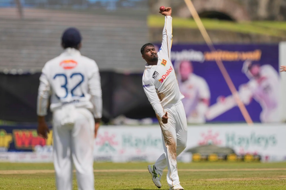 Rathnayake changes bowling arm to target batter's weakness - HUM News