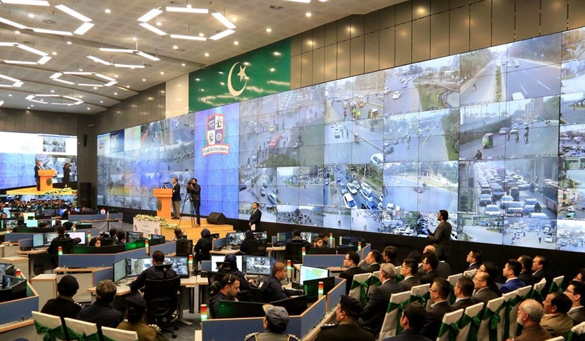 Safe City provides free Wi-Fi service at 442 locations Pakistan - HUM News